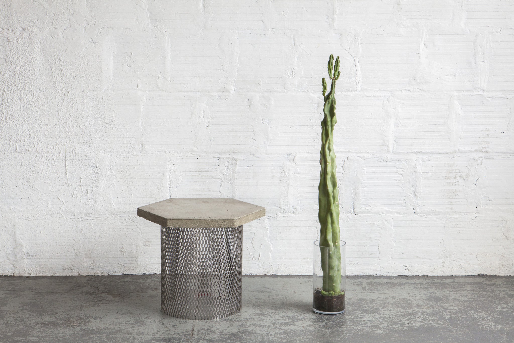 Concrete & Wire Concept Side Table Prototype – The Good Mod